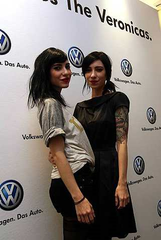 Kembar Lisa & Jessica (The Veronicas) Berbeza Citarasa - Hiburan | mStar