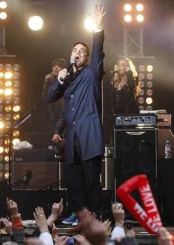 Robbie Williams tarik diri buat persembahan di 'MTV Europe Music ...