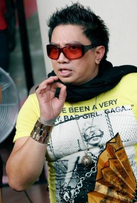 PRU-13: Azwan Ali Sahkan Mahu Jadi Calon Bebas - Hiburan | mStar