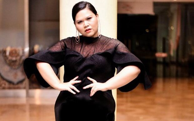 Baju ketat susah nak gerak, makan - Sherry Al-Hadad - Video | mStar