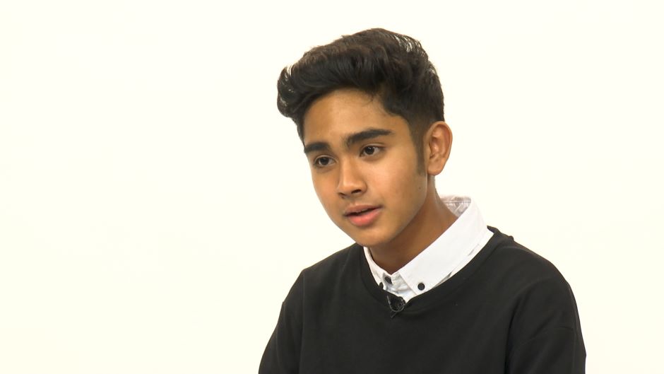 Irfan Haris Nafi Tumpang Populariti Kakak - Video | mStar