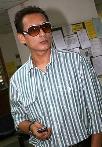 Serik Kawin Badrul, Julia Tuntut Cerai - Hiburan | mStar