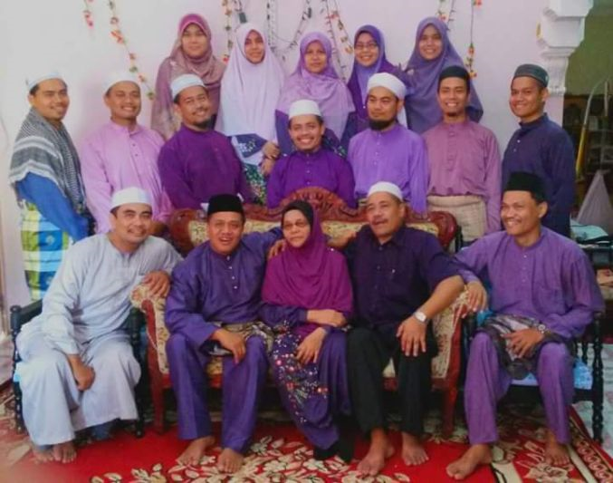 “Pernah kutip tahi ayam dapat upah 50 sen seguni” - 16 anak pak imam ...