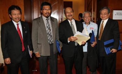 Steve Shim, Medan Abdullah Pilih Keluar Daripada Panel Penasihat Bebas ...