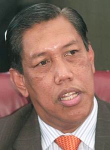 Bekas Ketua Pesuruhjaya SPRM Mohon Maaf Kepada Khalid - Semasa | mStar