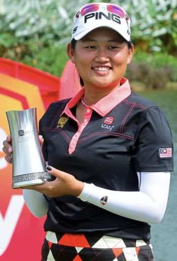 Michelle Koh Muncul Pemain Amatur Terbaik LPGA Sime Darby - Sukan | mStar