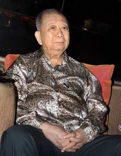 Chin Peng Dalam Keadaan Tenat Di Bangkok - Semasa | mStar