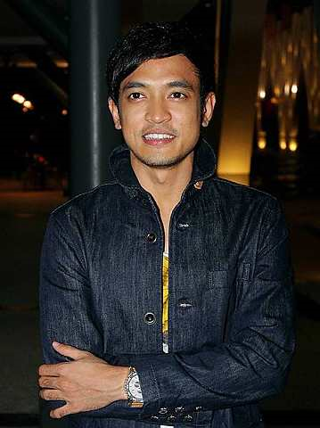 Tomok Menangis Lihat Isteri Bersalin - Hiburan | mStar