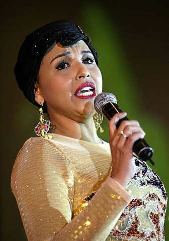 Noryn Aziz Mahu Dedahkan Status Sudah Berkahwin - Hiburan | mStar