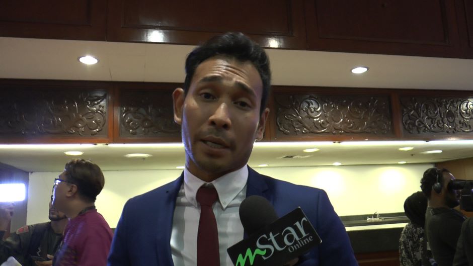 “Kalaulah Diberi Watak Utama...” - Riz Amin - Video | mStar