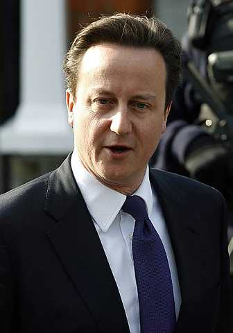 Segala-galanya Yang Pertama Tentang David Cameron... - Semasa | mStar