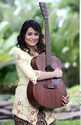 Ana Raffali Ditawar Jadi Ikon Setem - Hiburan | mStar