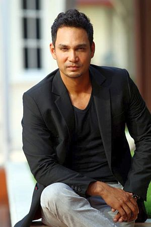 Hans Isaac Bukan Produser Pengecut - Hiburan | mStar