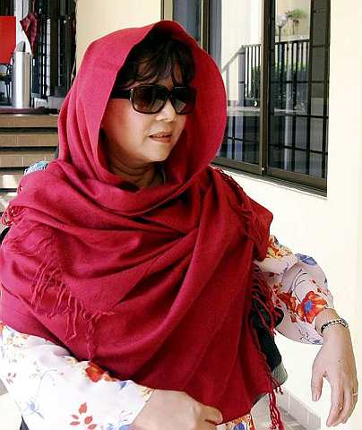 Serik Ditahan Polis, Raja Azmi Beri Keterangan Kes Khalwat - Hiburan ...