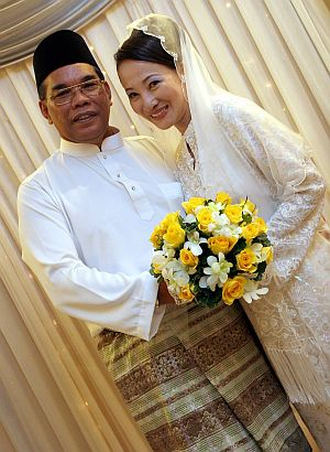 'Wani' Wendy selamat diijabkabulkan dengan ahli perniagaan - Hiburan ...