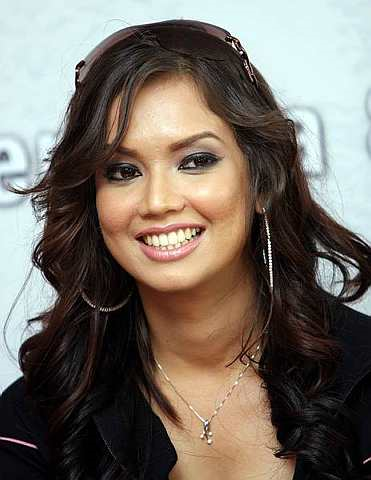 Mengamuk di Twitter: Faezah Elai Tak Kait Nama Siapa-siapa - Hiburan | mStar