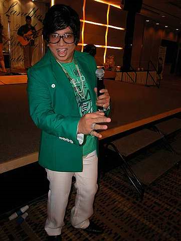 “Saya tak akan pecah rahsia kontrak saya dengan RTM...” - Azwan Ali ...