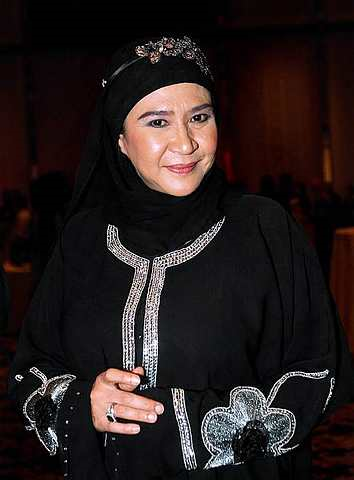 Rasa Diperbodohkan, Azizah Mahzan Berhenti Berlakon - Hiburan | mStar