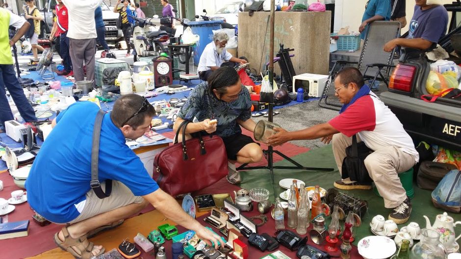 Mencari Kenangan Di Pasar Loken - Rencana | mStar