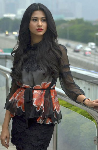 Fikiran Fouziah Gous Masih Celaru Kerana Kematian Bapa - Hiburan | mStar