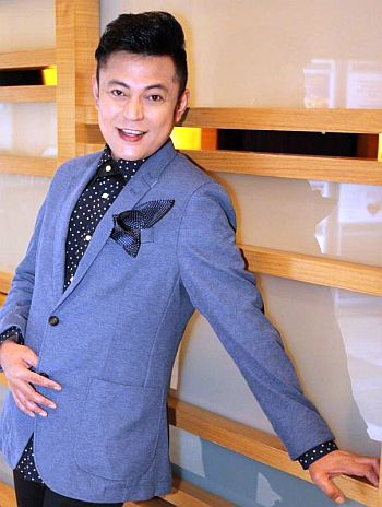 Kerja Aznil Lebih Mudah Selepas Terima Datuk - Hiburan | mStar